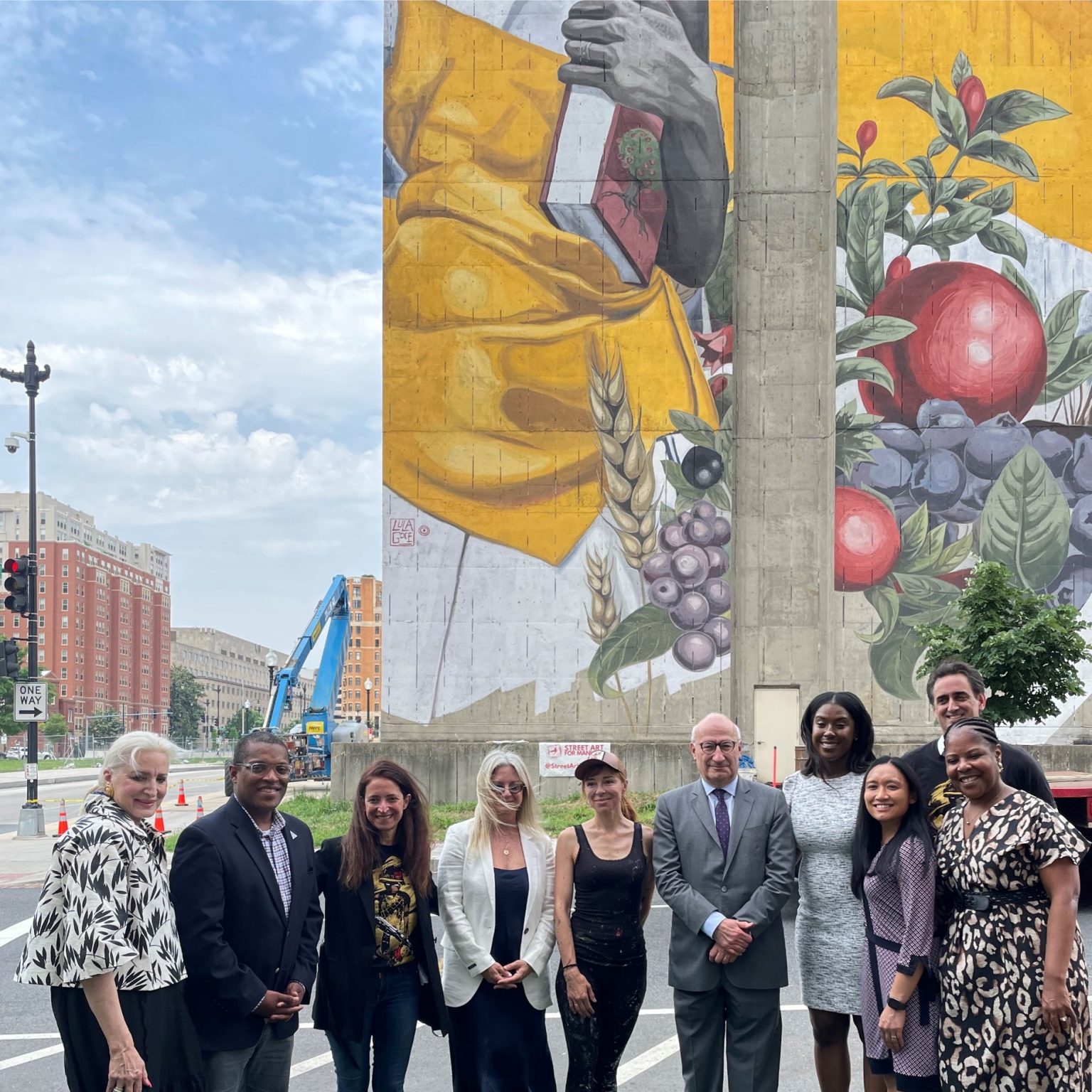 New Large-Scale Mural Brings Awareness to the Issue of Food Justice ...